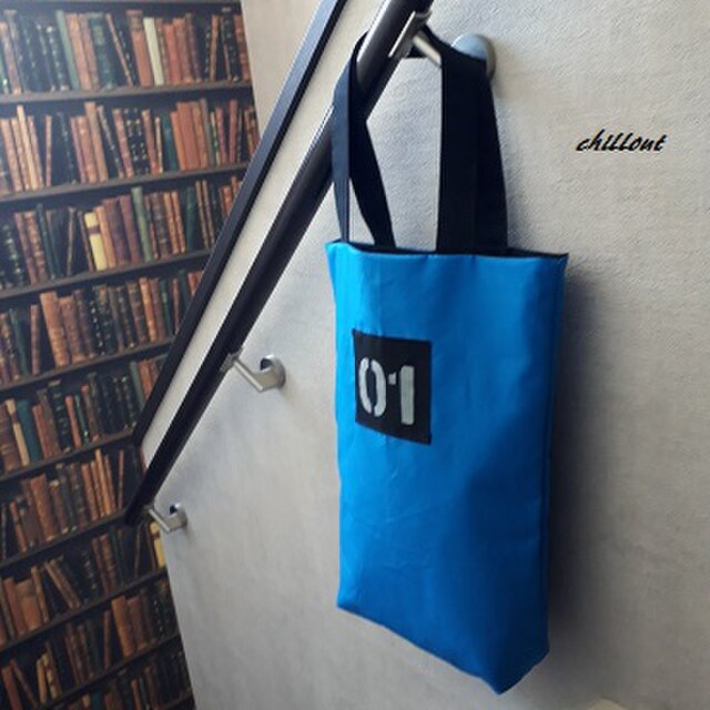 01ステンシルトートバッグ：ブルー×ブラック【0328】 | iichi 日々の暮らしを心地よくするハンドメイドやアンティークのマーケットプレイス