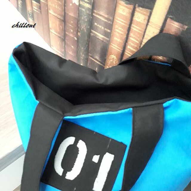 01ステンシルトートバッグ：ブルー×ブラック【0328】 | iichi 日々の暮らしを心地よくするハンドメイドやアンティークのマーケットプレイス