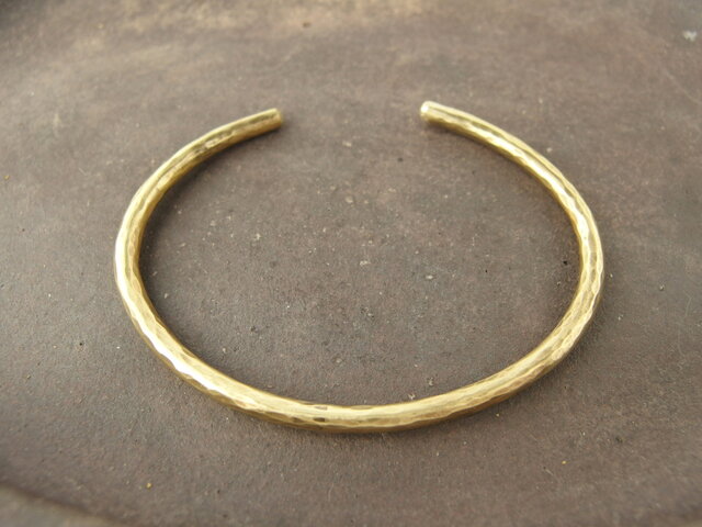 真鍮バングル 【brass】 3.0㎜ | iichi 日々の暮らしを心地よくするハンドメイドやアンティークのマーケットプレイス