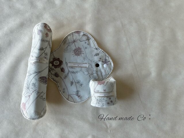 お値下げ⬇︎ 布ナプキン 3枚セット : : Laibo- | iichi 日々の暮らしを心地よくするハンドメイドやアンティークのマーケットプレイス