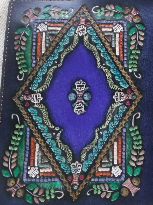 文庫サイズブックカバー 刻印,拭き染め 牛革 | iichi 日々の暮らしを心地よくするハンドメイドやアンティークのマーケットプレイス