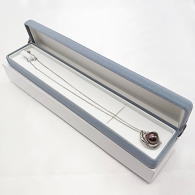 K18WG南洋黒蝶真珠ペンダント（2ー73） | iichi 日々の暮らしを心地よくするハンドメイドやアンティークのマーケットプレイス