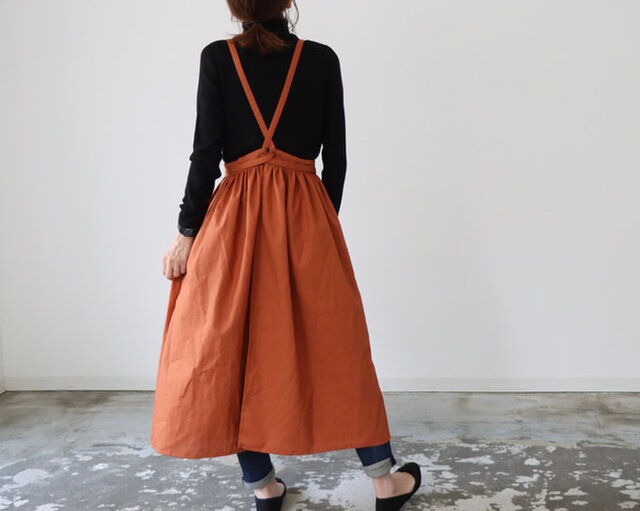 そのままお出かけリネンギャザーエプロン／コットンリネンエプロン／くすみパステルカラーのテラコッタ | iichi 日々の暮らしを心地よくするハンドメイドやアンティークのマーケットプレイス
