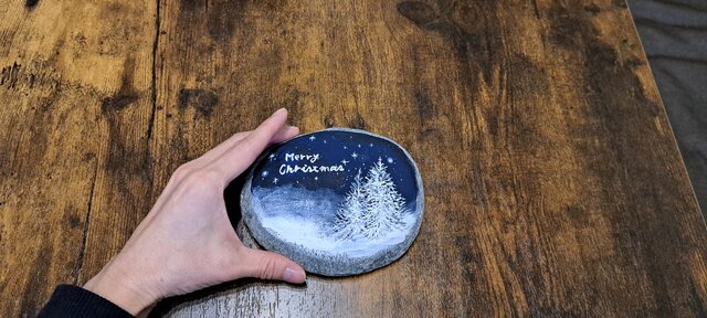 リバーシブルXmasストーン | iichi 日々の暮らしを心地よくするハンドメイドやアンティークのマーケットプレイス