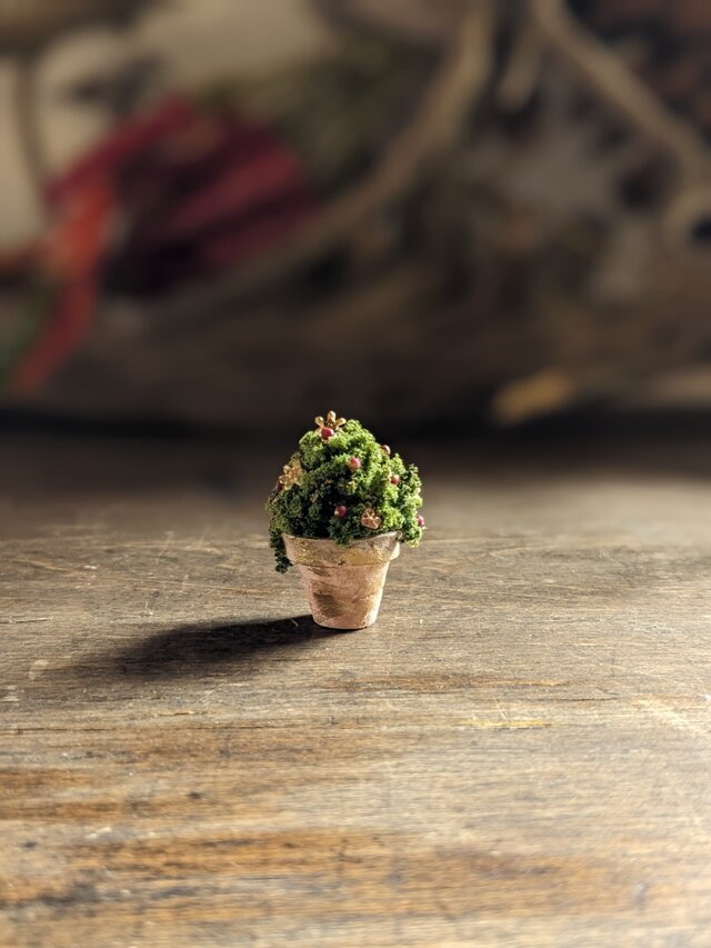 小さな小さなツリー 10 | iichi 日々の暮らしを心地よくするハンドメイドやアンティークのマーケットプレイス