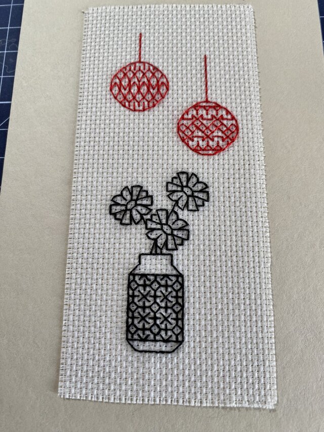 刺繍アート embroidery art ブラックワーク ポストカードサイズ | iichi 日々の暮らしを心地よくするハンドメイドやアンティークのマーケットプレイス