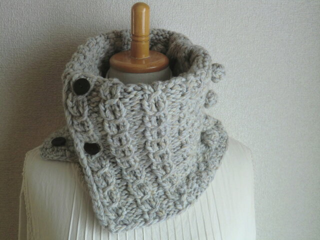 カシミヤ100％ アラン模様のカウル（杢 グレーベージュ グレージュ） | iichi 日々の暮らしを心地よくするハンドメイドやアンティークのマーケットプレイス