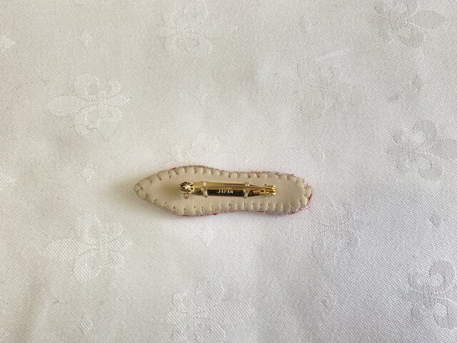 shoe shoe shoe刺繍ブローチNo.85 | iichi 日々の暮らしを心地よくするハンドメイドやアンティークのマーケットプレイス