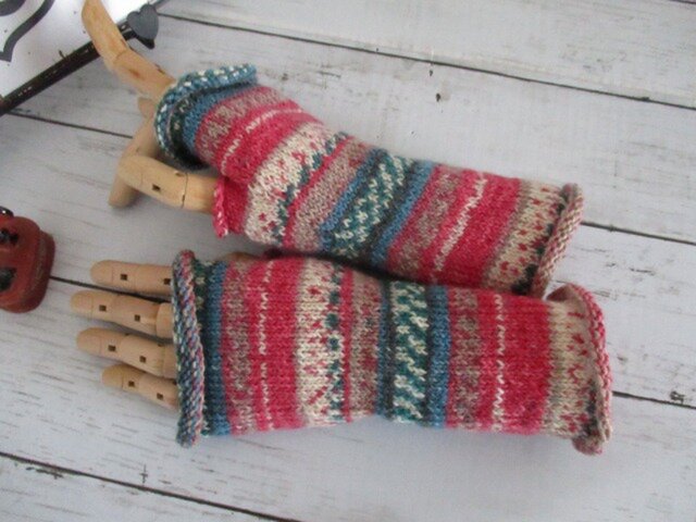 手編みハンドウォーマー Opal Joy 9986 Lebensfreude | iichi 日々の暮らしを心地よくするハンドメイドやアンティークのマーケットプレイス