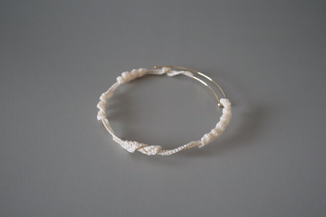 frilled bangle | iichi 日々の暮らしを心地よくするハンドメイドやアンティークのマーケットプレイス