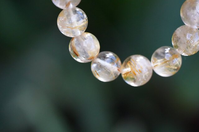 金針★ゴールドルチルインクォーツ ブレスレットs1027 | iichi 日々の暮らしを心地よくするハンドメイドやアンティークのマーケットプレイス