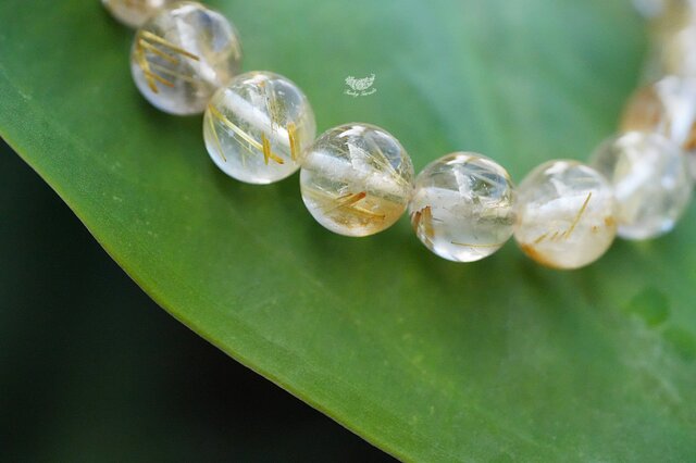 金針★ゴールドルチルインクォーツ ブレスレットs1027 | iichi 日々の暮らしを心地よくするハンドメイドやアンティークのマーケットプレイス