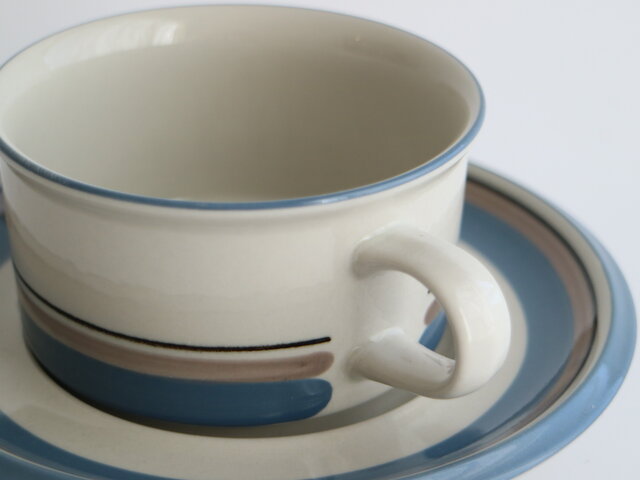 ARABIA / Uhtua ウートゥア / ティーカップ＆ソーサー No.4499 | iichi 日々の暮らしを心地よくするハンドメイドやアンティークのマーケットプレイス