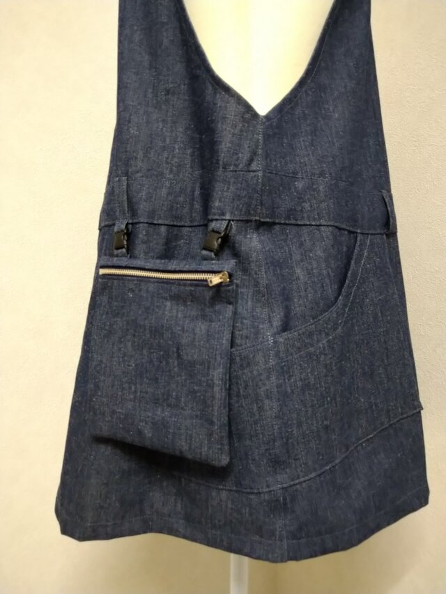 ワイルド感がカッコいい、ダンガリーのジャンスカエプロン。BLST-192 | iichi 日々の暮らしを心地よくするハンドメイドやアンティークのマーケットプレイス