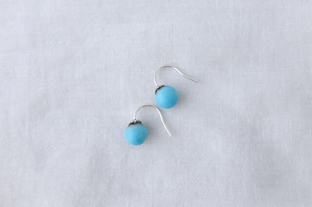 ピアス grain turquoise SV925 | iichi 日々の暮らしを心地よくするハンドメイドやアンティークのマーケットプレイス