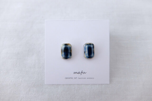 ピアス rectangle bleu jardin | iichi 日々の暮らしを心地よくするハンドメイドやアンティークのマーケットプレイス