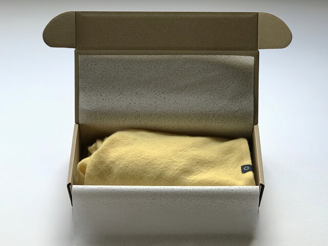 温度を纏う。純カシミヤねじりスヌード [Basici Design]イエロー | iichi 日々の暮らしを心地よくするハンドメイドやアンティークのマーケットプレイス