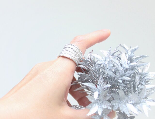 50％オフ在庫限り》Texture ring SV925超特価 | iichi 日々の暮らしを心地よくするハンドメイドやアンティークのマーケットプレイス