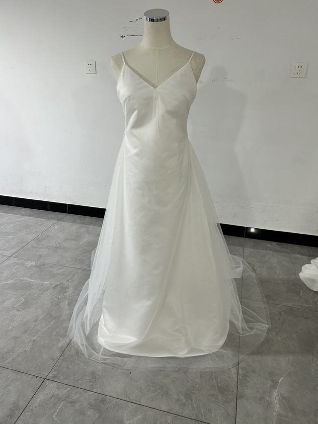 抜群のおしゃれ見え 2ways ウエディングドレス ホワイト ふんわりシフォン ワンピース 二次会 披露宴 | iichi 日々の暮らしを心地よくするハンドメイドやアンティークのマーケットプレイス