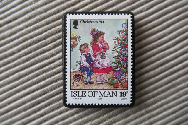 マン島 クリスマス切手ブローチ9148 | iichi 日々の暮らしを心地よくするハンドメイドやアンティークのマーケットプレイス