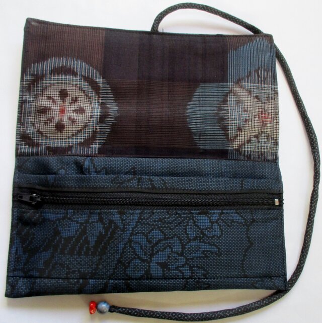 7514 藍大島紬の着物で作った和風財布・ポーチ＃送料無料 | iichi 日々の暮らしを心地よくするハンドメイドやアンティークのマーケットプレイス