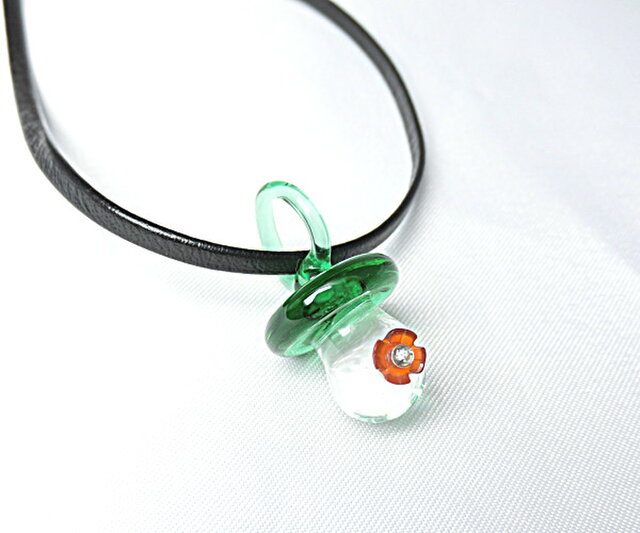 限定1本【イタリアの高級ジュエリーブランド】ムラノガラスのペンダント（チュッチョ・おしゃぶり） | iichi 日々の暮らしを心地よくする ...