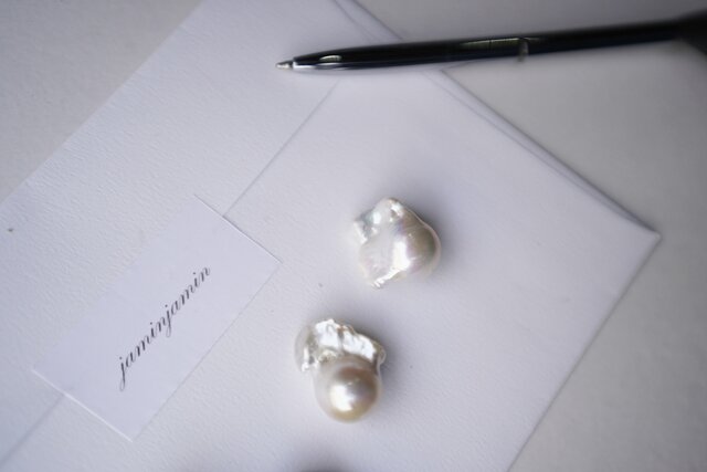 新作 ウェディングアクセサリー no.201 選べるデザイン バロックパール一粒ピアス イヤリング C | iichi 日々の暮らしを心地よくするハンドメイドやアンティークのマーケットプレイス