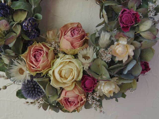 wreath that brings smile | iichi 日々の暮らしを心地よくするハンドメイドやアンティークのマーケットプレイス