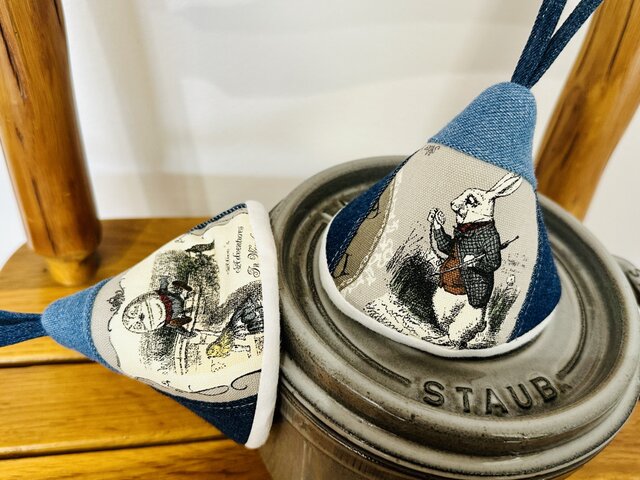 三角鍋つかみ★staub ストウブ ホーロー デニムリメイク | iichi 日々の暮らしを心地よくするハンドメイドやアンティークのマーケットプレイス