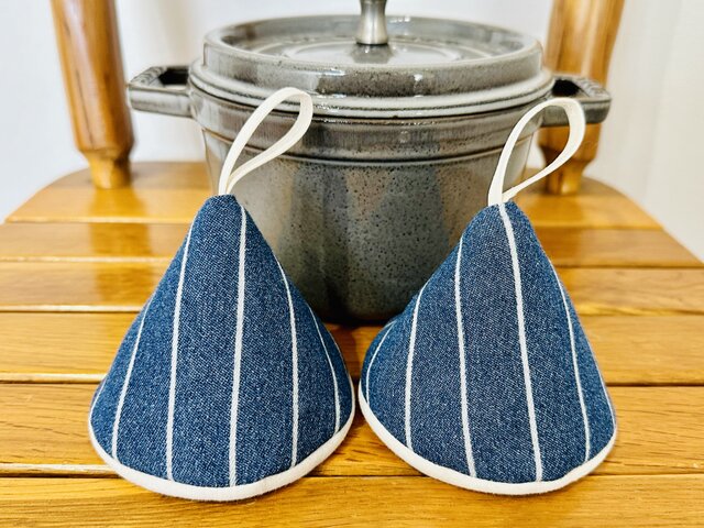 三角鍋つかみ★staub ストウブ ホーロー デニムリメイク | iichi 日々の暮らしを心地よくするハンドメイドやアンティークのマーケットプレイス
