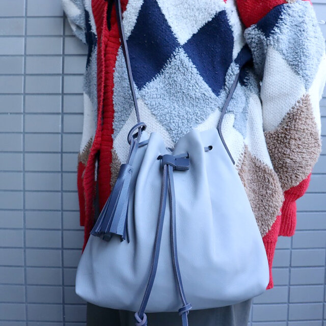 【期間限定】値下 巾着 フニャ M ショルダー 天然革 ハンドメイド11153 | iichi 日々の暮らしを心地よくするハンドメイドやアンティークのマーケットプレイス