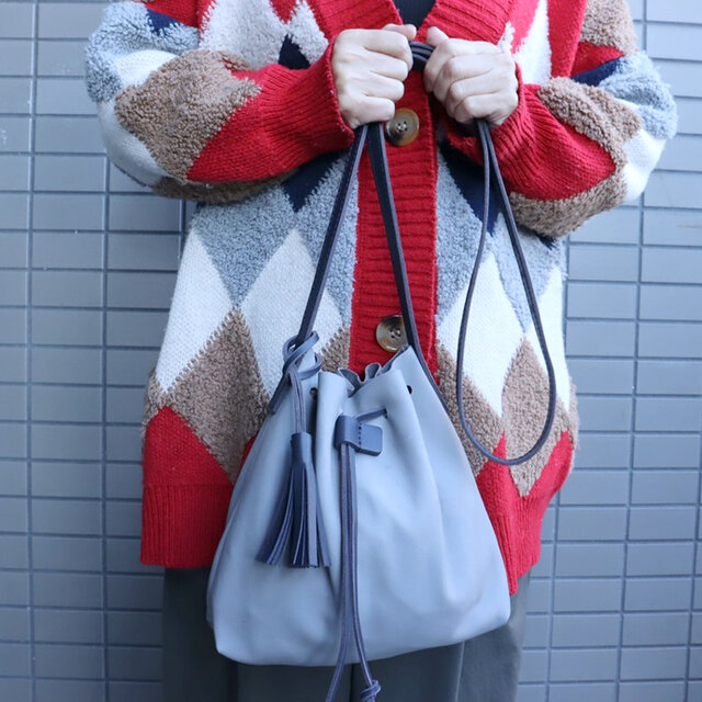 【期間限定】値下 巾着 フニャ M ショルダー 天然革 ハンドメイド11153 | iichi 日々の暮らしを心地よくするハンドメイドやアンティークのマーケットプレイス