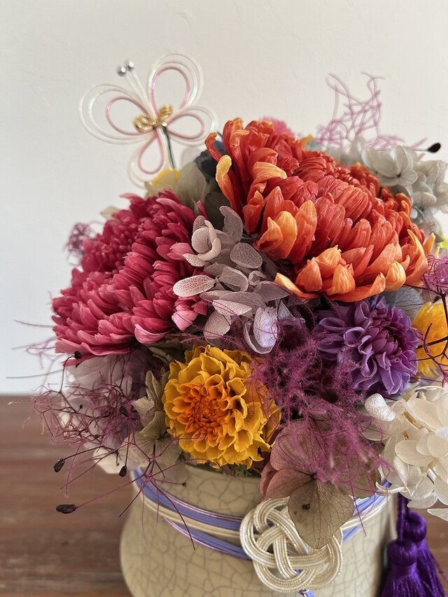 2024 お正月 「手毬 / てまり」 ポットアレンジ LL カラフルミックス | iichi 日々の暮らしを心地よくするハンドメイドやアンティークのマーケットプレイス