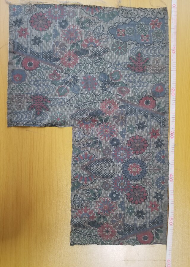 大島紬端切れ詰め合わせC | iichi 日々の暮らしを心地よくするハンドメイドやアンティークのマーケットプレイス