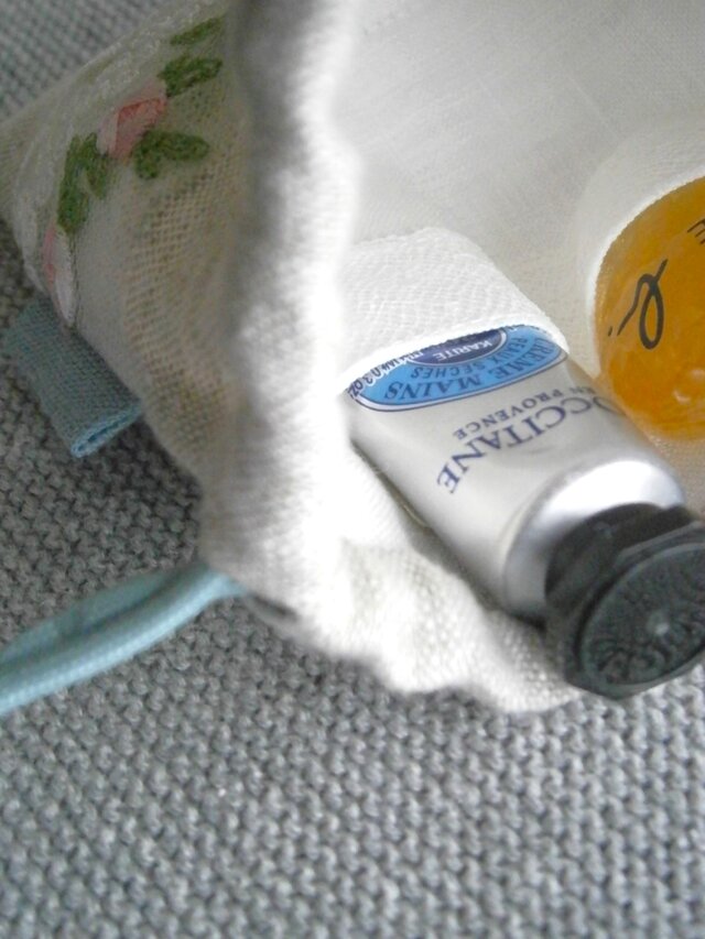 刺繍lace×linen 小さなpouch | iichi 日々の暮らしを心地よくするハンドメイドやアンティークのマーケットプレイス