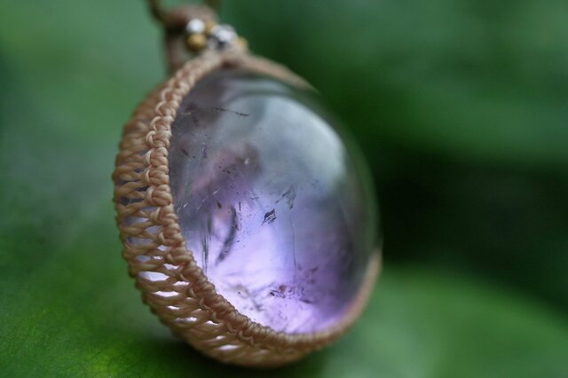 ぷっくり透明★大粒★アメシスト マクラメネックレス1333 | iichi 日々の暮らしを心地よくするハンドメイドやアンティークのマーケットプレイス