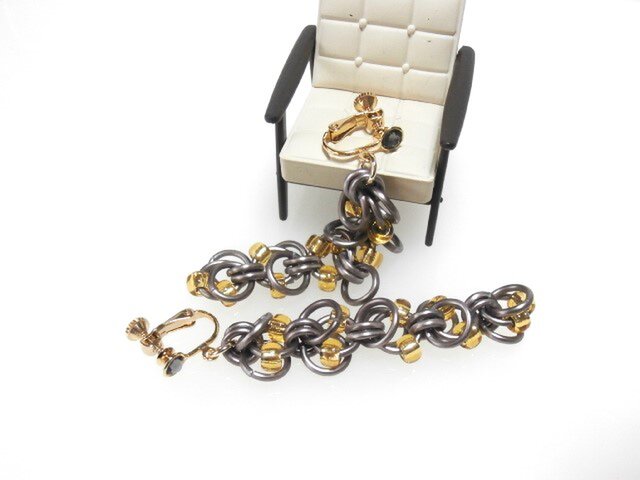 B9345 チェーンメイルイヤリング | iichi 日々の暮らしを心地よくするハンドメイドやアンティークのマーケットプレイス