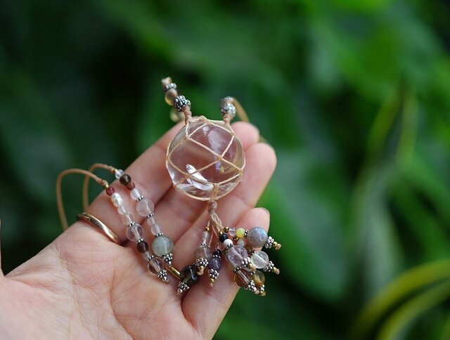 癒やしヒーリング★crystal ballマクラメネックレス1356 | iichi 日々の暮らしを心地よくするハンドメイドやアンティークのマーケットプレイス