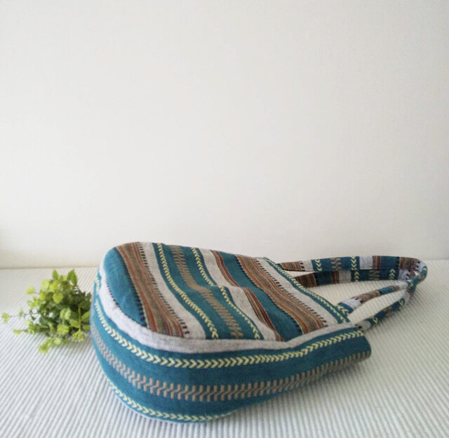 12/25まで Xmas♡SALE ️¥3500→¥2699たっぷり入る ︎メキシカンドビートートbag | iichi 日々の暮らしを心地よくするハンドメイドやアンティークのマーケットプレイス