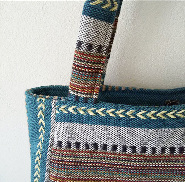 12/25まで Xmas♡SALE ️¥3500→¥2699たっぷり入る ︎メキシカンドビートートbag | iichi 日々の暮らしを心地よくするハンドメイドやアンティークのマーケットプレイス