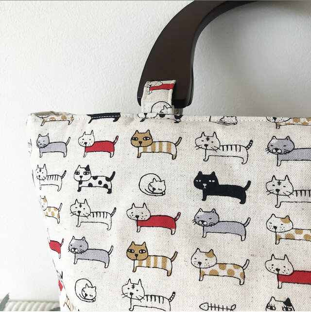 12/25まで Xmas♡SALE ️¥4680→¥3599wood★ねこちゃんシンプルトートbag | iichi 日々の暮らしを心地よくするハンドメイドやアンティークのマーケットプレイス