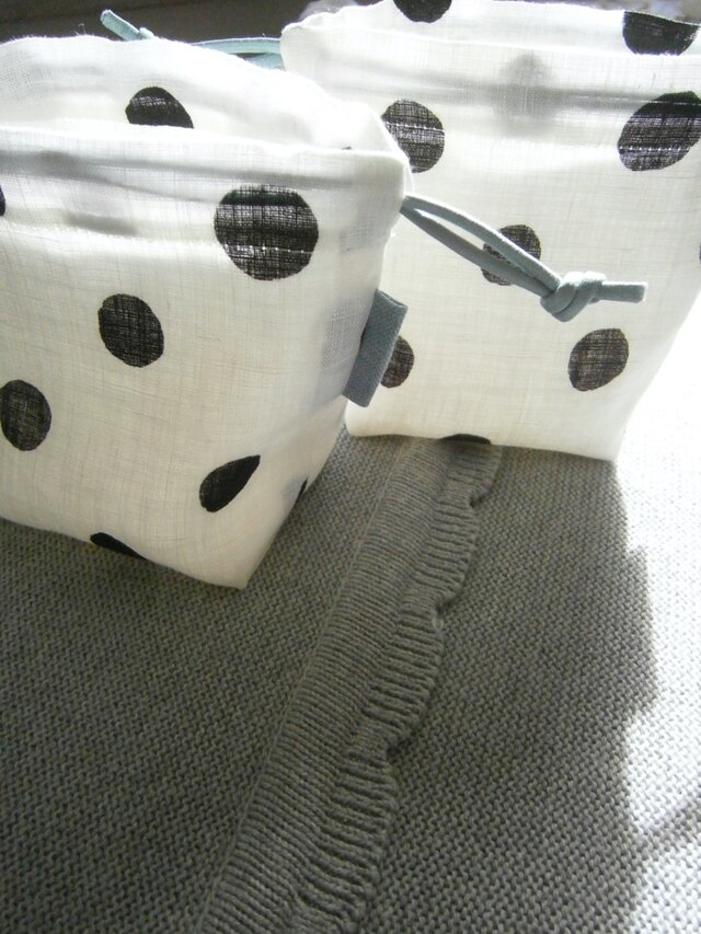 DotsLinen 小さなpouch | iichi 日々の暮らしを心地よくするハンドメイドやアンティークのマーケットプレイス