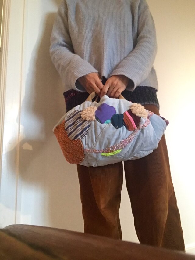 Bag 手縫いのバッグ 布製 本革持ち手 スローファッション ハンドメイド 1925 | iichi 日々の暮らしを心地よくするハンドメイドやアンティークのマーケットプレイス