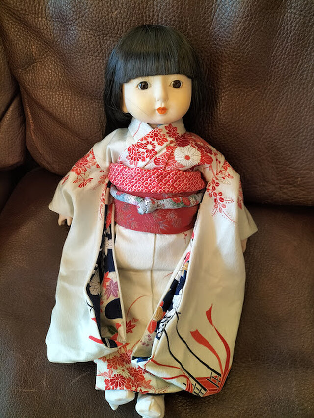 ドール背丈43～45cm用 リバーシブル仕立て振袖セット（紺・オフ白） | iichi 日々の暮らしを心地よくするハンドメイドやアンティークのマーケットプレイス
