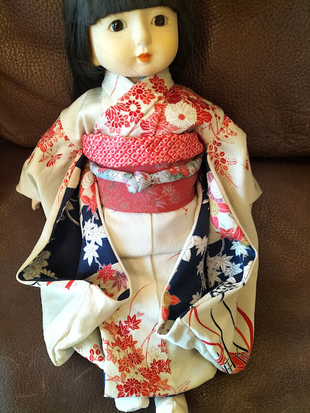ドール背丈43～45cm用 リバーシブル仕立て振袖セット（紺・オフ白） | iichi 日々の暮らしを心地よくするハンドメイドやアンティークのマーケットプレイス