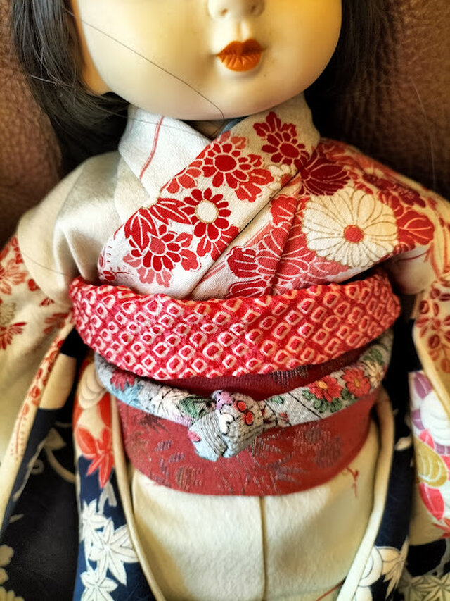 ドール背丈43～45cm用 リバーシブル仕立て振袖セット（紺・オフ白） | iichi 日々の暮らしを心地よくするハンドメイドやアンティークのマーケットプレイス