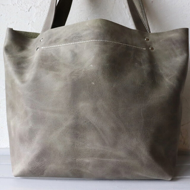 【期間限定】軽量 柔らかい 太ハンドル 内ポケット トート 天然革 ハンドメイド12161 | iichi 日々の暮らしを心地よくするハンドメイドやアンティークのマーケットプレイス