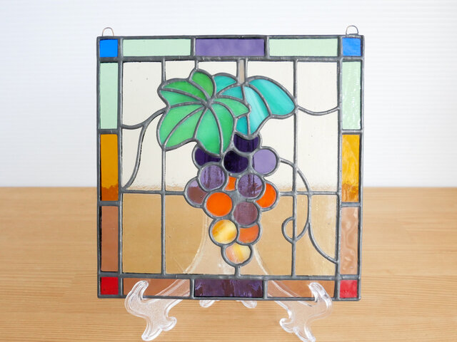 ステンドグラス ミニパネル ブドウ 15cm | iichi 日々の暮らしを心地よくするハンドメイドやアンティークのマーケットプレイス