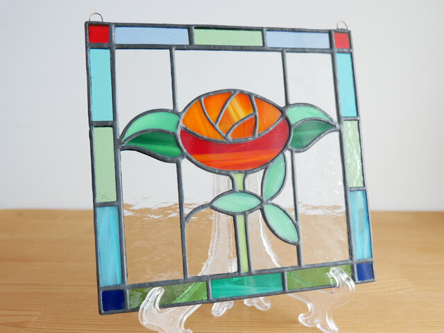 ステンドグラス ミニパネル ローズ 15cm | iichi 日々の暮らしを心地よくするハンドメイドやアンティークのマーケットプレイス