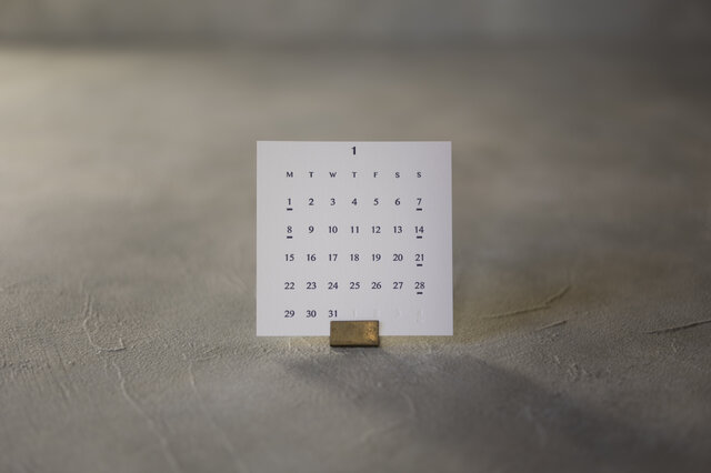 【2024】卓上サイズ活版印刷カレンダー（ホルダーなし） | iichi 日々の暮らしを心地よくするハンドメイドやアンティークのマーケットプレイス